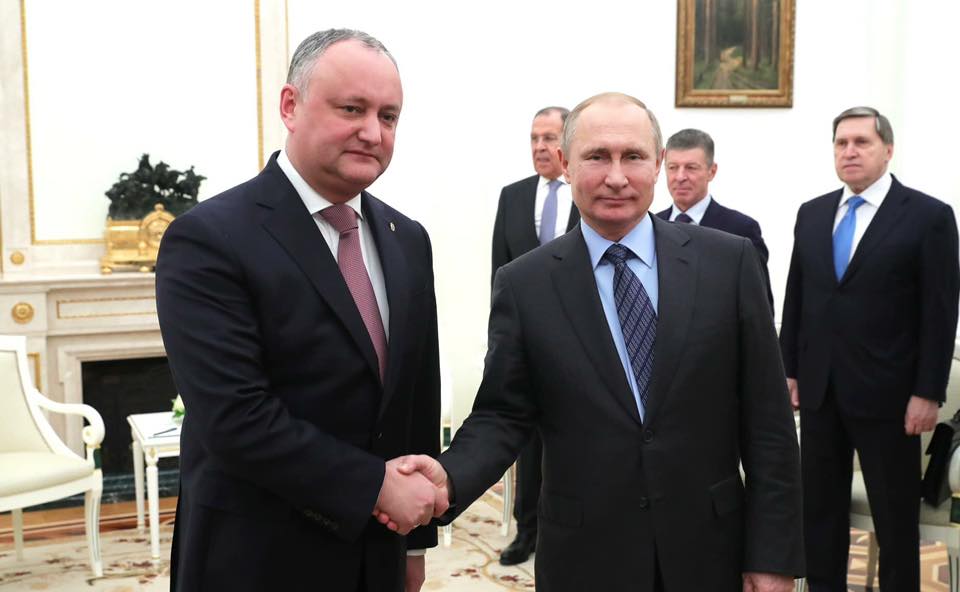 Moldova: Putin i-a transmis lui Dodon că nu îi este indiferent cine ...
