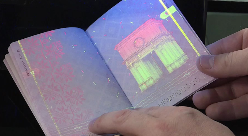 Au fost puse în circulație noile paşapoarte biometrice