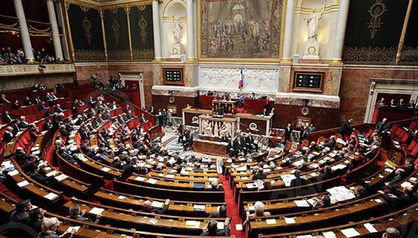 Parlamentul francez adoptă legea privind starea de urgenţă sanitară